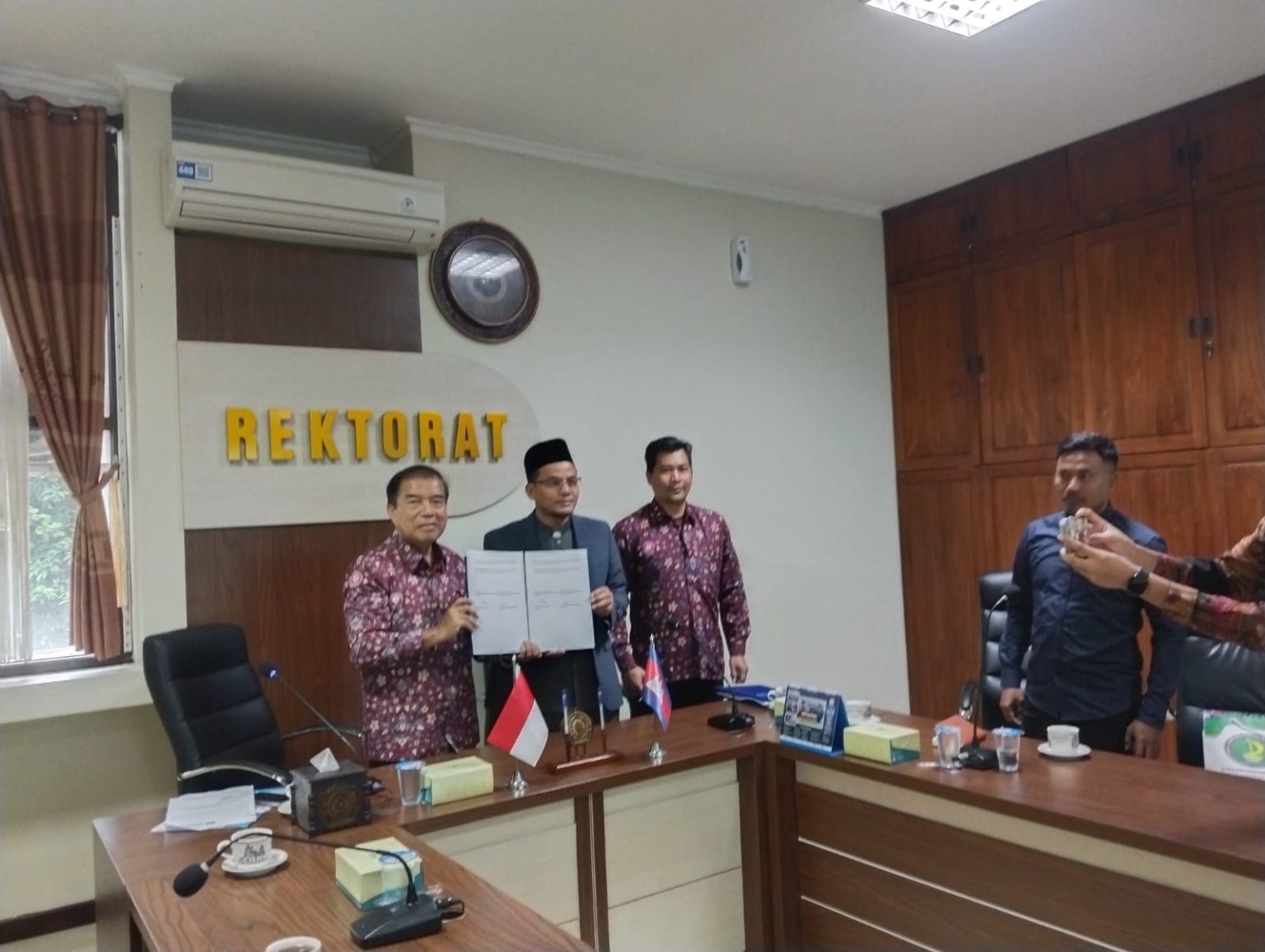 Penandatanganan MoU UNIMUS dan Asian Foundation for Education and Development Cambodia Serta MoA ...